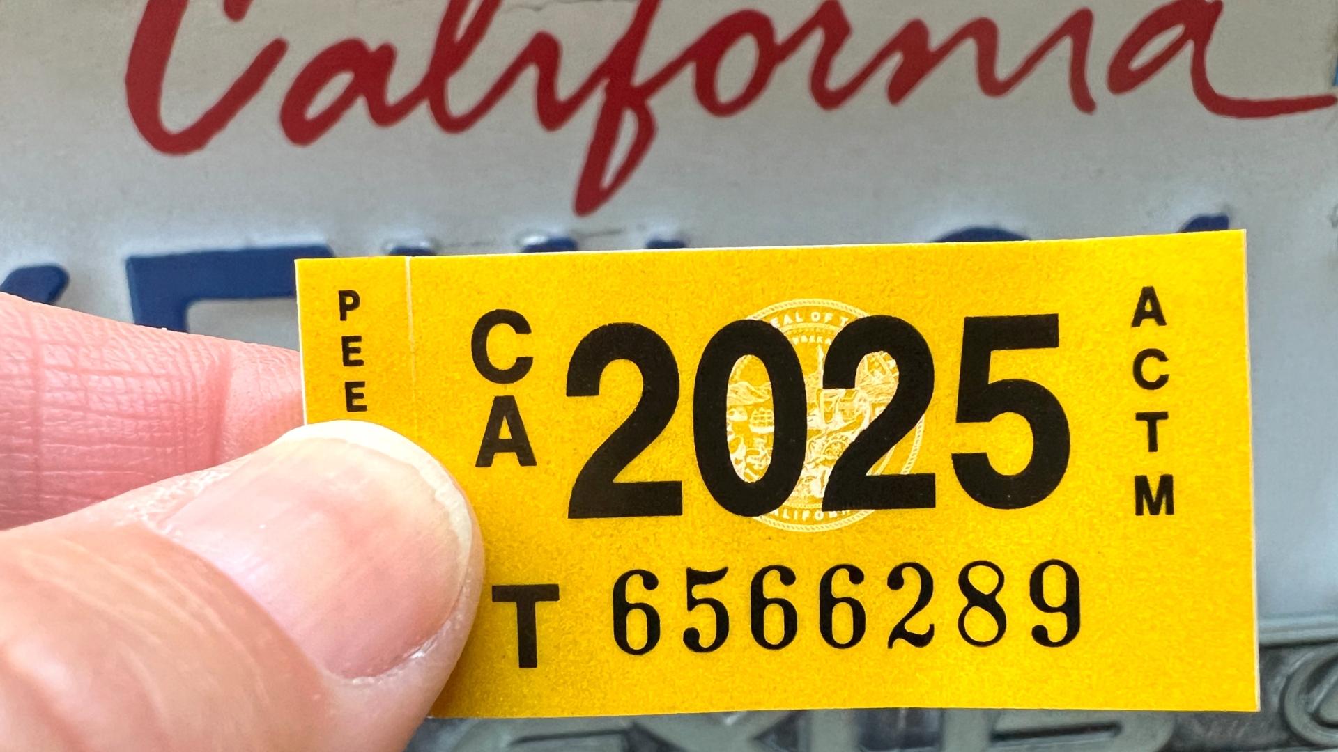 Para no tener problemas con tu vehículo, checa este aviso del DMV de ...