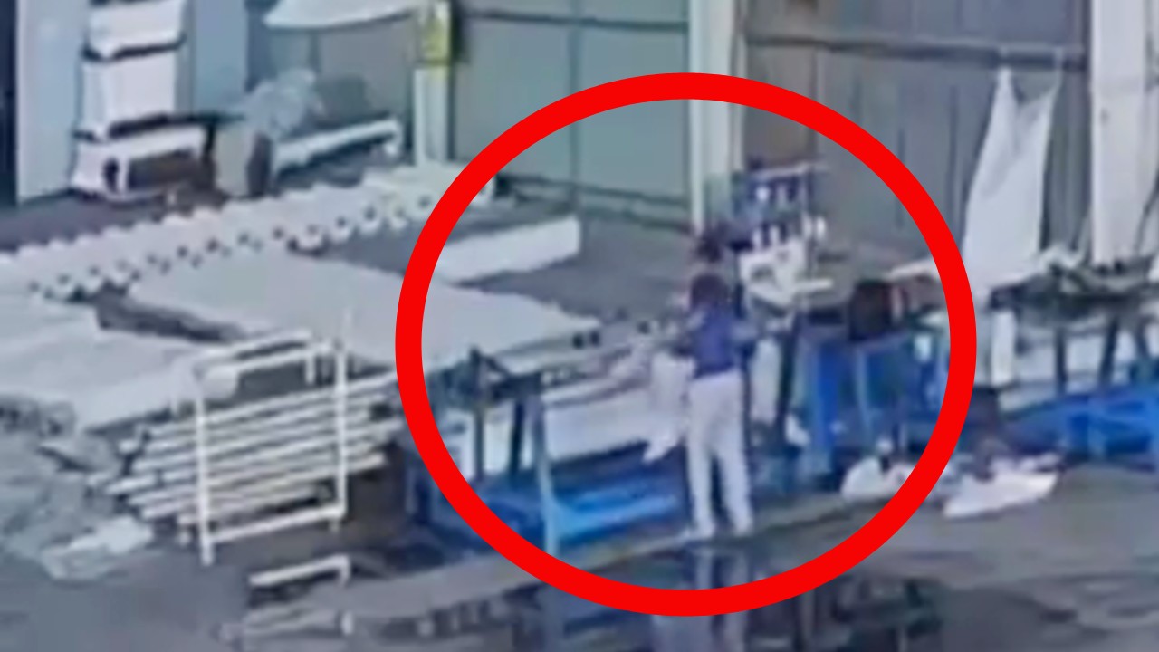 Trabajador atrapado por máquina textil: VIDEO