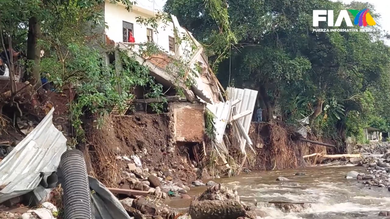 Desbordamiento del río “El Aguaje” devasta hogares en Colima