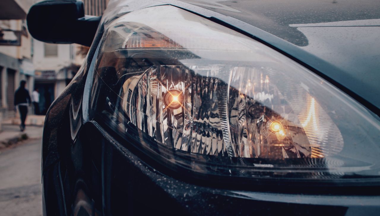 Limpia los faros de tu auto con estos ingredientes de cocina