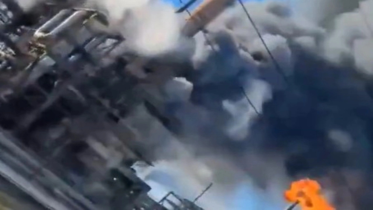 Explosión en refinería de Valero en Texas: incendio en Port Arthur ...