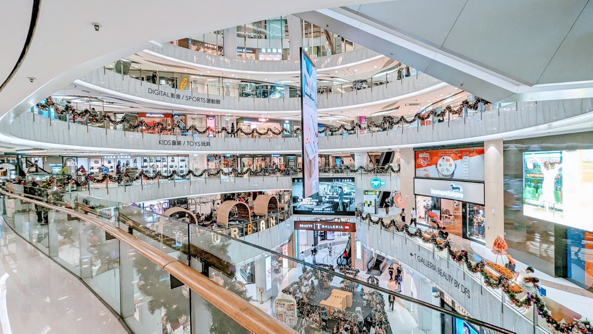 Techo de cristal de Plaza Comercial Áuriga en San Pedro Garza, Nuevo León