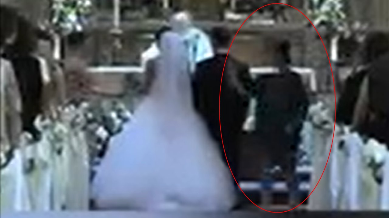 VIDEO | Fantasma aparece en plena ceremonia de boda y se vuelve viral