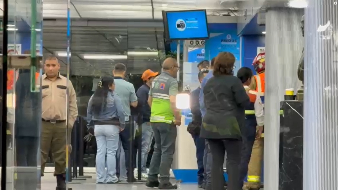 12 Personas atrapadas en elevador de la Torre Latinoamericana, son ...