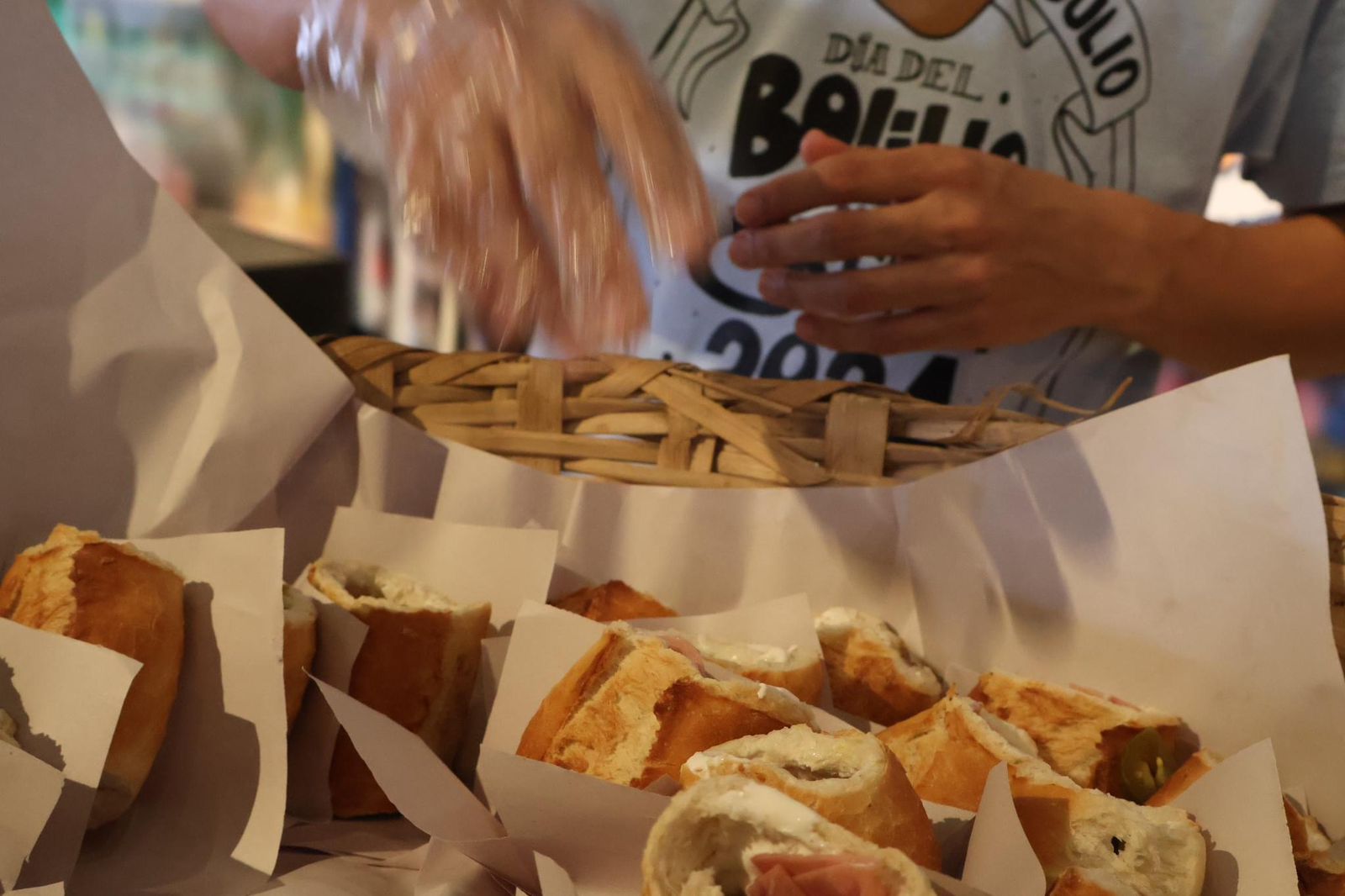 Bolillo con crema: el platillo que define la gastronomía popular de ...