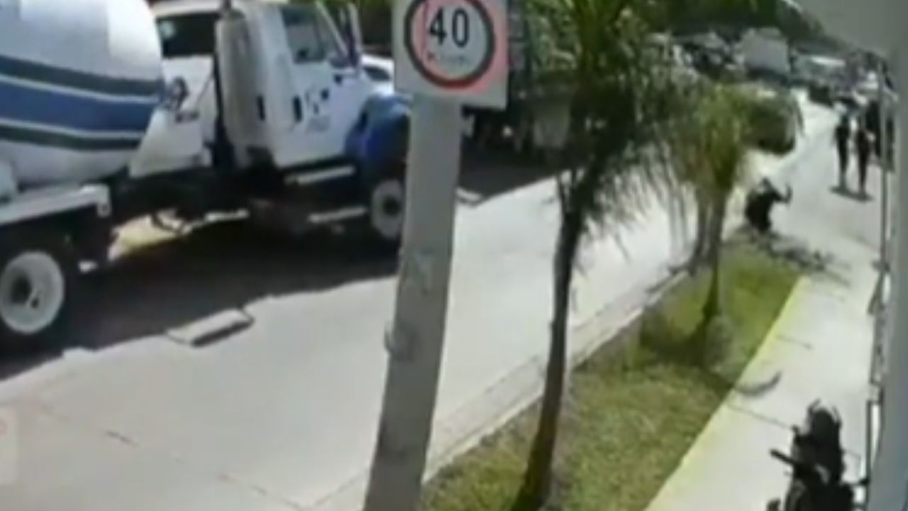 ¿Cómo fue arrollado un joven por un camión hormigonera en Guanajuato?