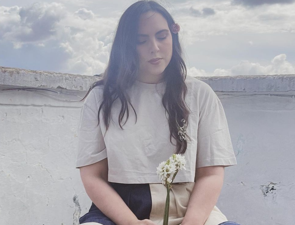 Andrea Ele lanza contundente mensaje tras solitaria presentación en ...