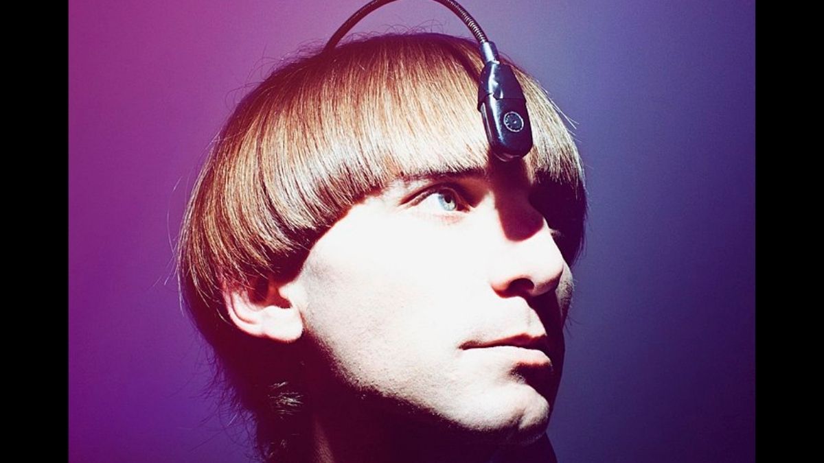 Esta es la historia de Neil Harbisson, el primer cyborg real