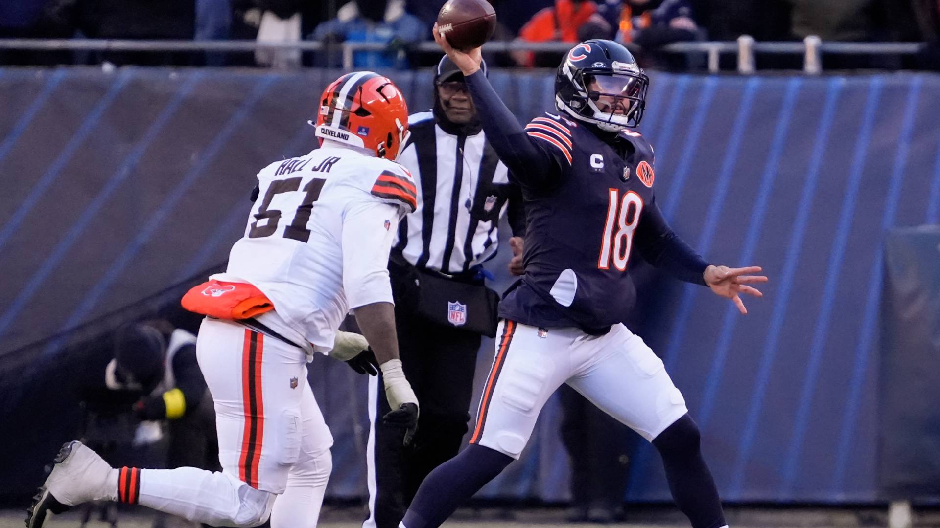 Caleb Williams busca serl el primer quarterback de Bears con 4 mil ...