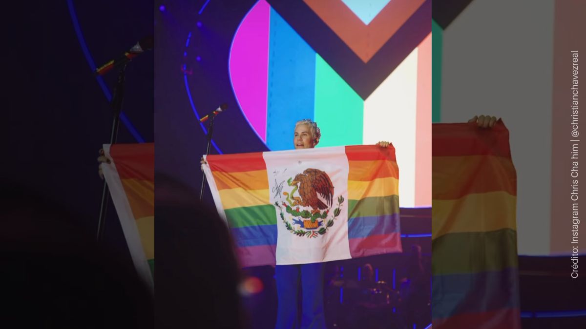 Christian Chávez en una nueva polémica. Modificó bandera de México con ...