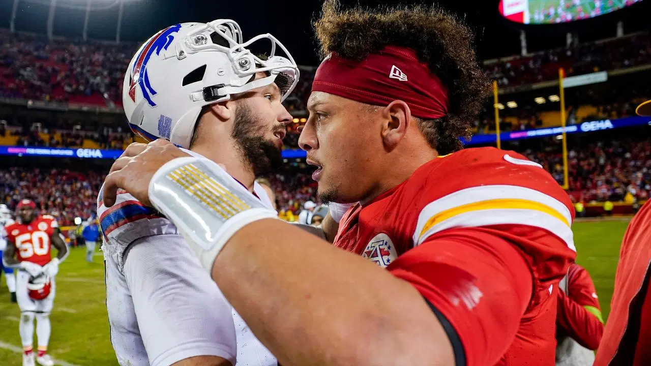 Patrick Mahomes: Así consoló a Josh Allen tras eliminarlo por cuarta vez