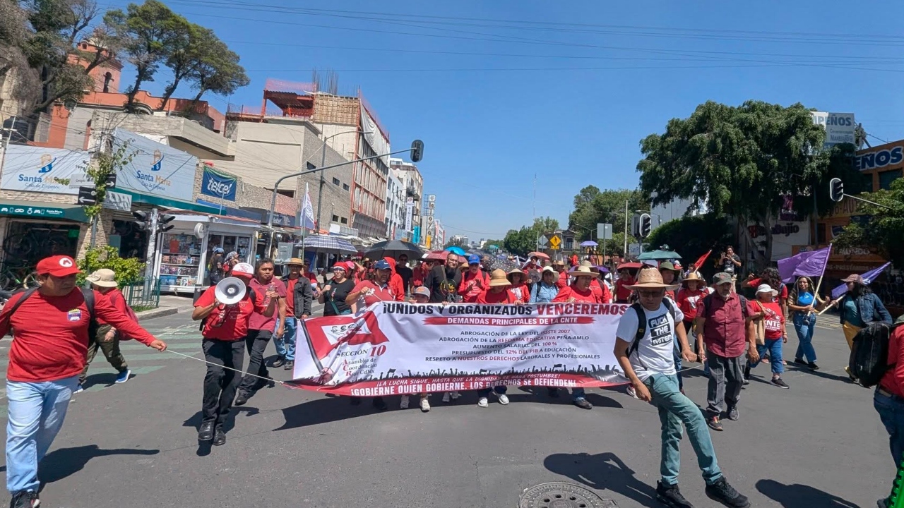 Oficial: CNTE anuncia paro nacional y megamarcha en CDMX a partir de ...