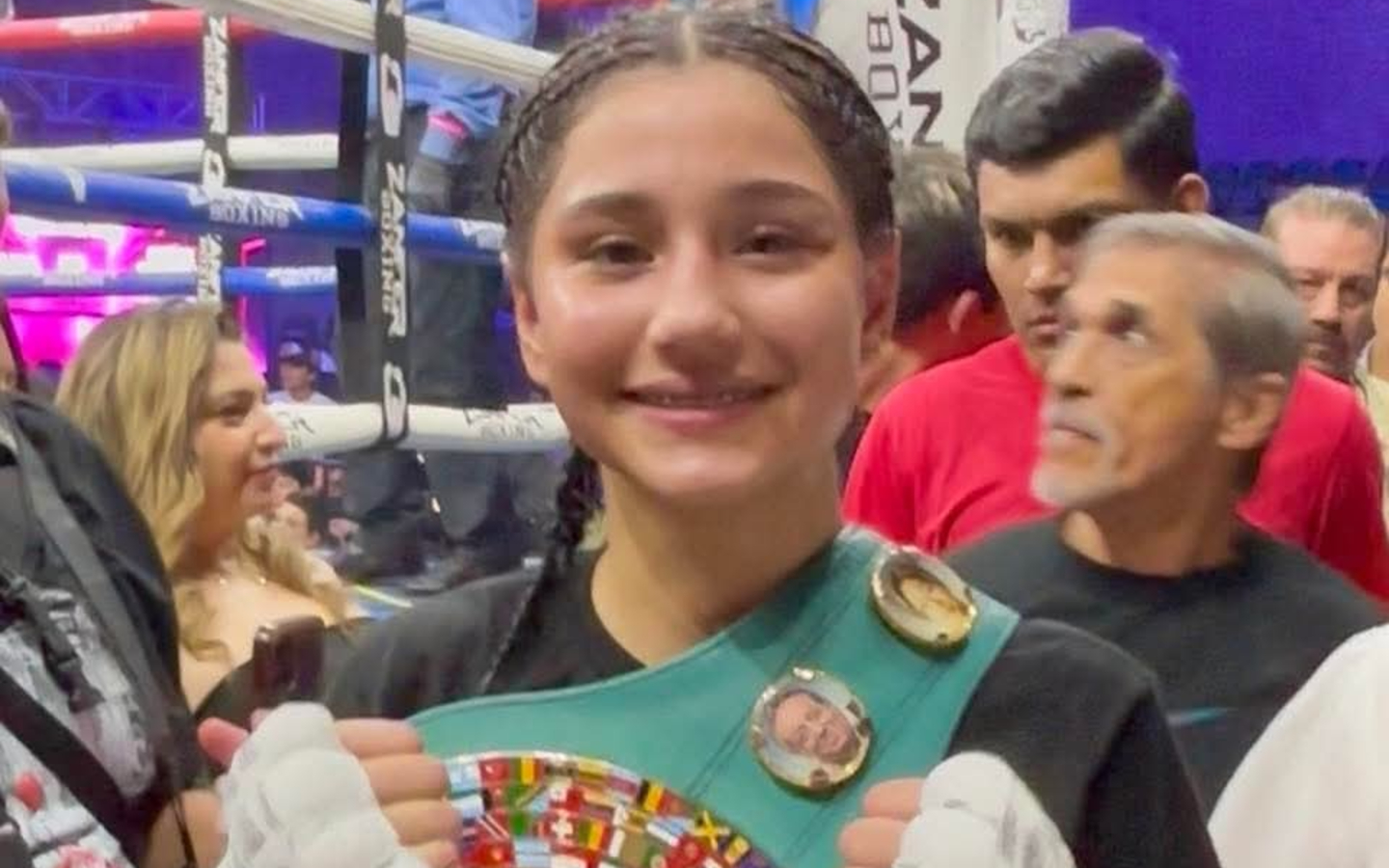 Camila Zamorano derrota a Sana Hazuki y retiene el título mundial peso ...