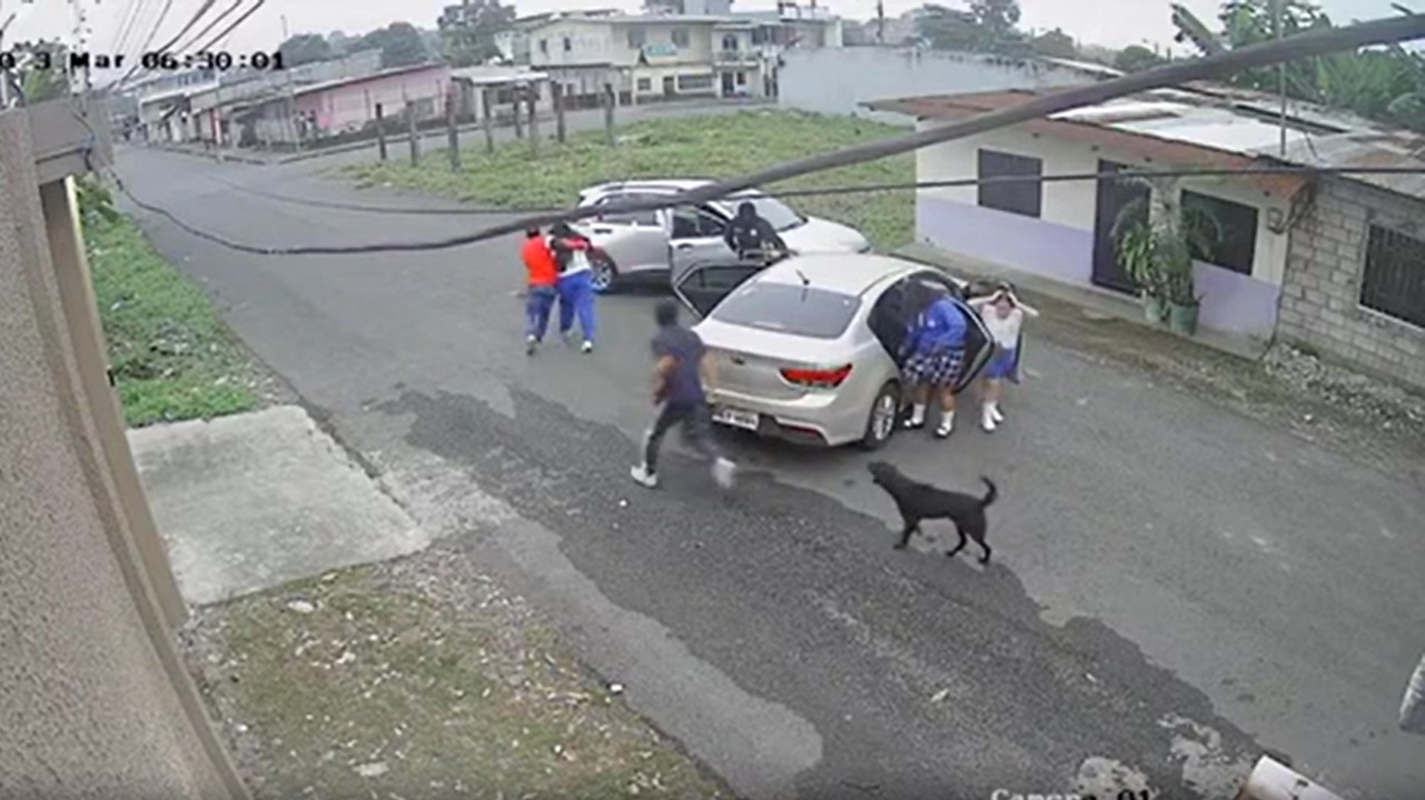 VIDEO: Momento exacto del secuestro de una niña en Ecuador