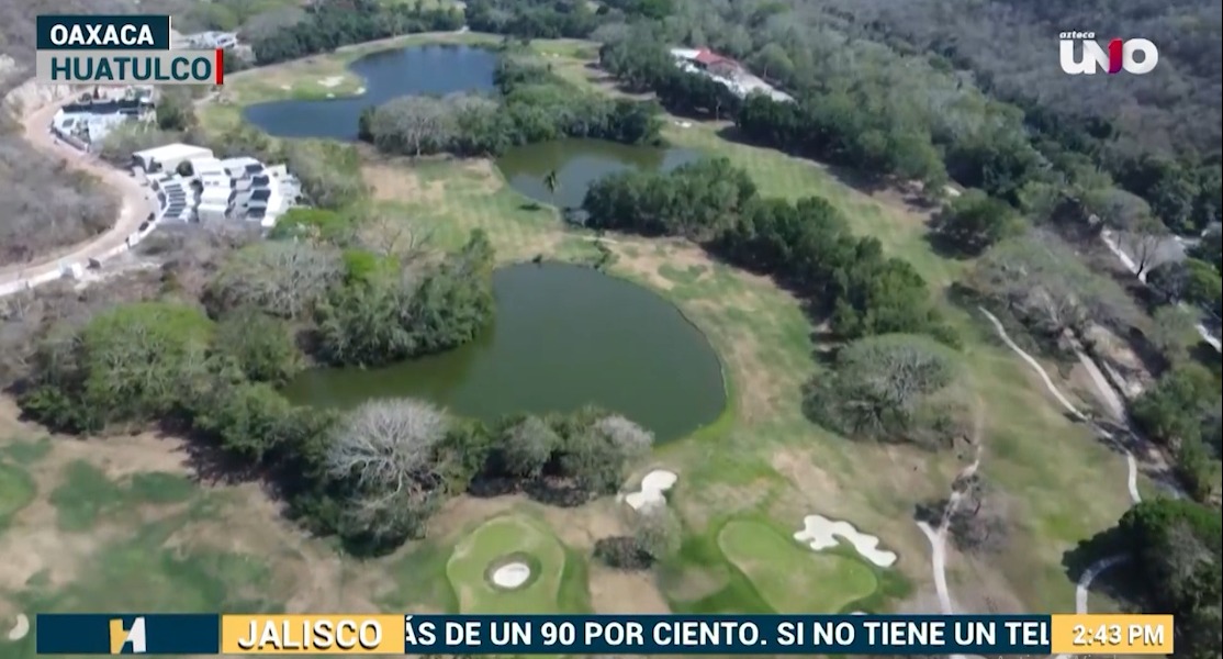 Habitantes de Huatulco son quienes cuidan del campo del golf Tangolunda