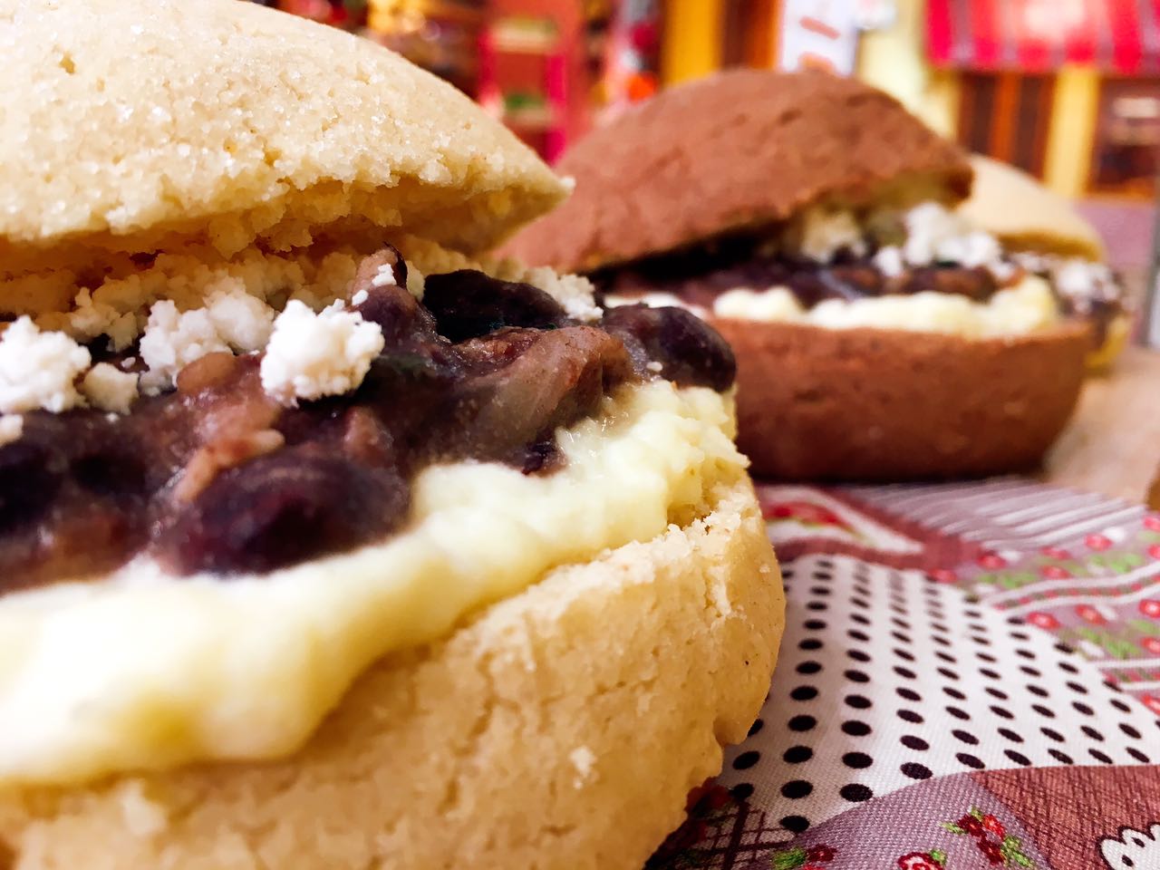 Receta: Conchas con frijoles, nata y queso fresco | Cocineros Mexicanos