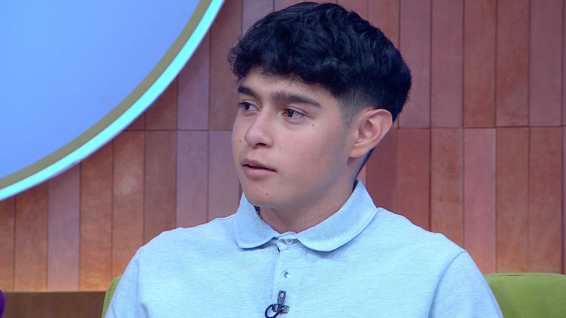 Diego cambió la escuela por la fiesta con su abuelo