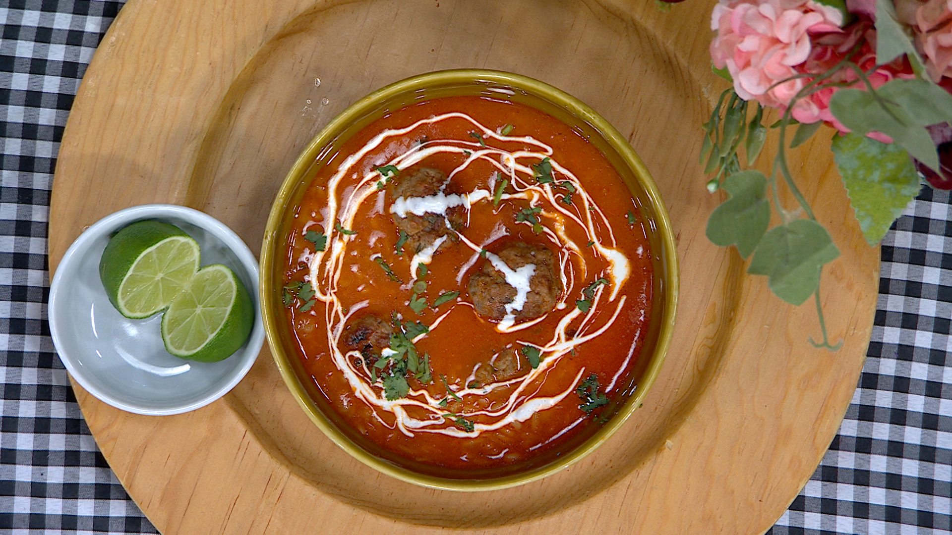 ¿Cómo preparar sopa de letras con albóndigas? Ingredientes y receta ...