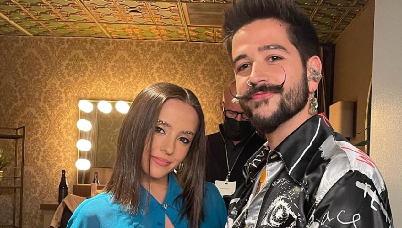 Camilo demuestra todo su amor por Evaluna Montaner con un tierno beso