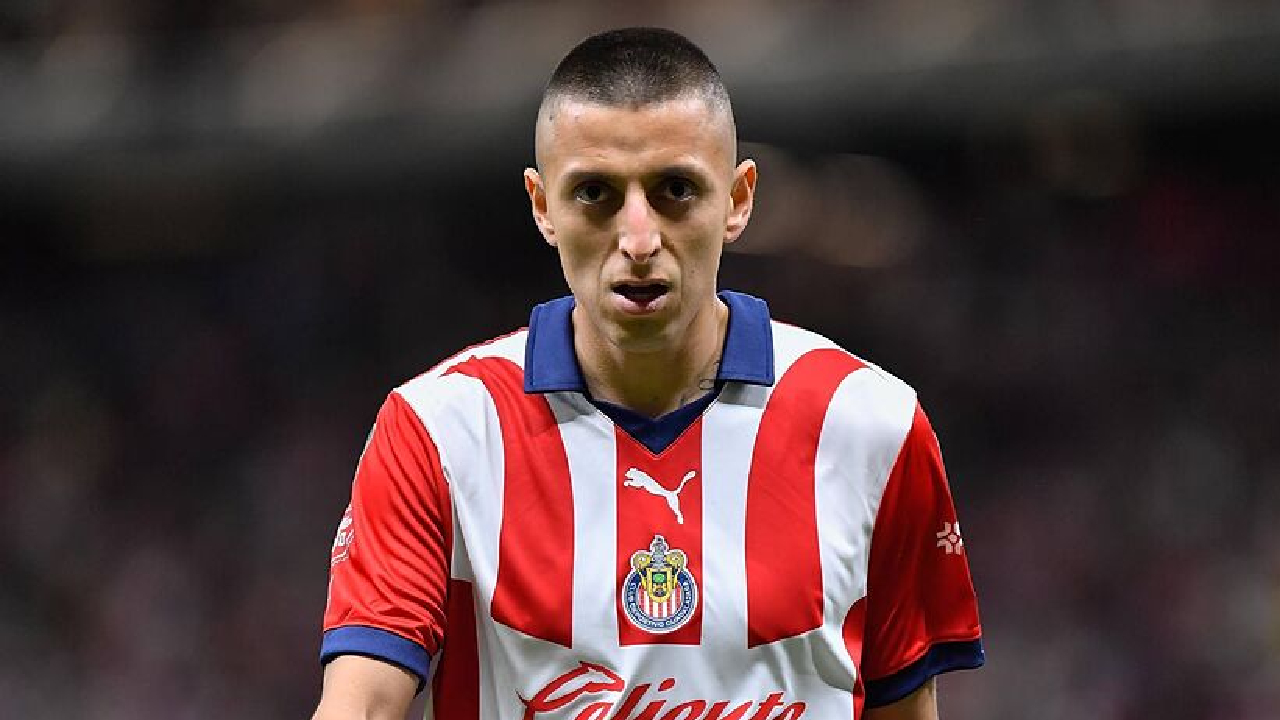 Por esta razón el 'Piojo' Alvarado no pudo fichar con el Manchester ...