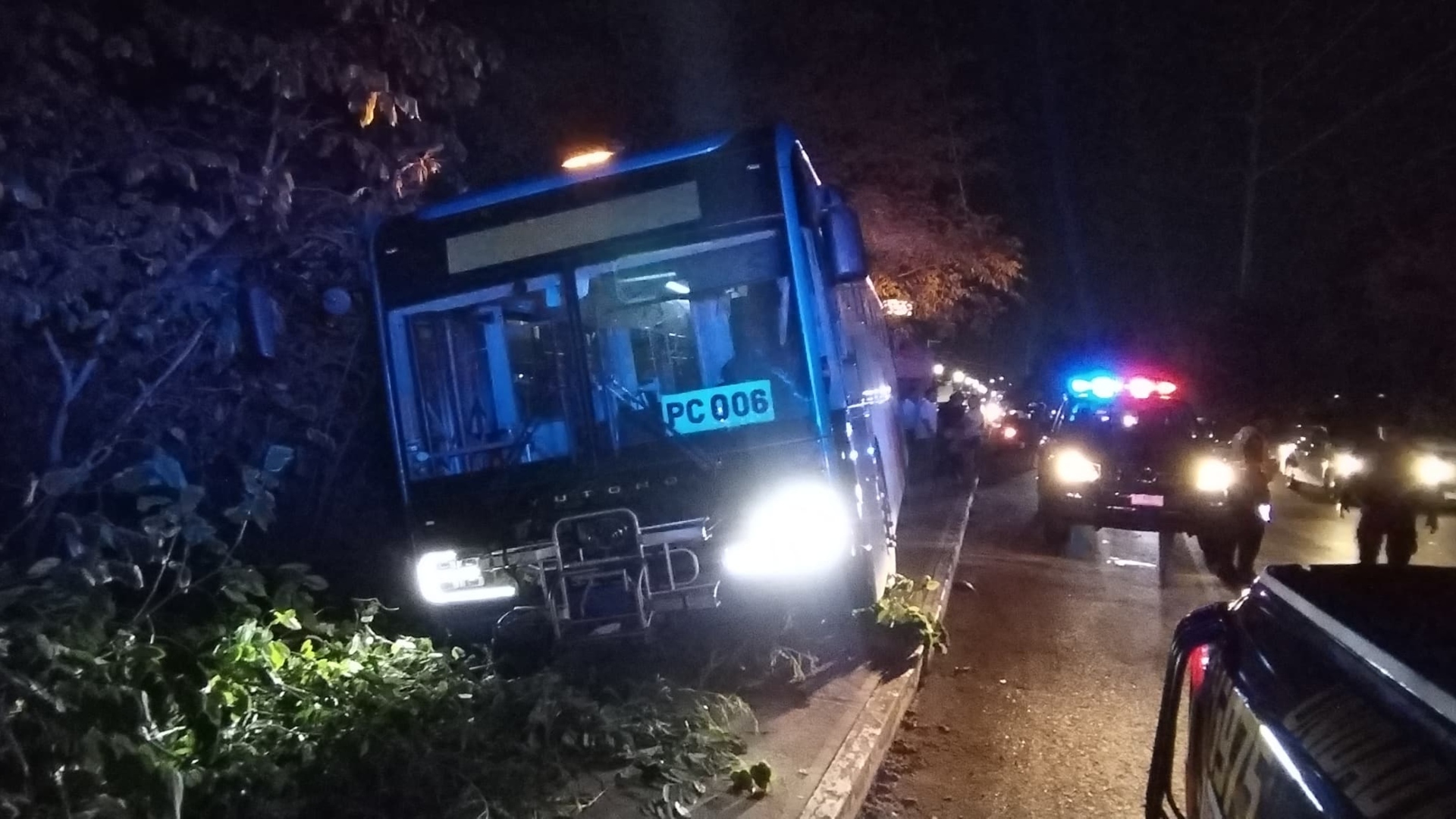 Camión de Va y Ven sale del camino en Los Héroes de Mérida: ¿Qué es lo ...