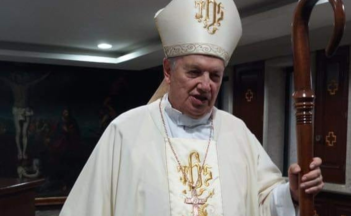 Velarán a Onésimo Cepeda Silva en Panteón Francés