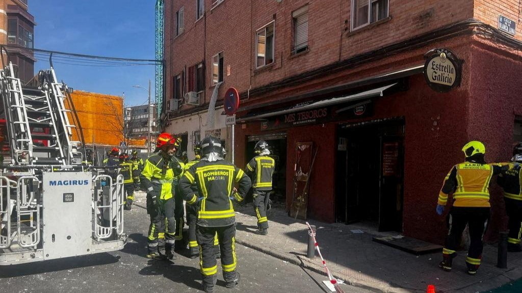 Explosión de gas en un bar de Madrid deja heridos y viviendas desalojadas
