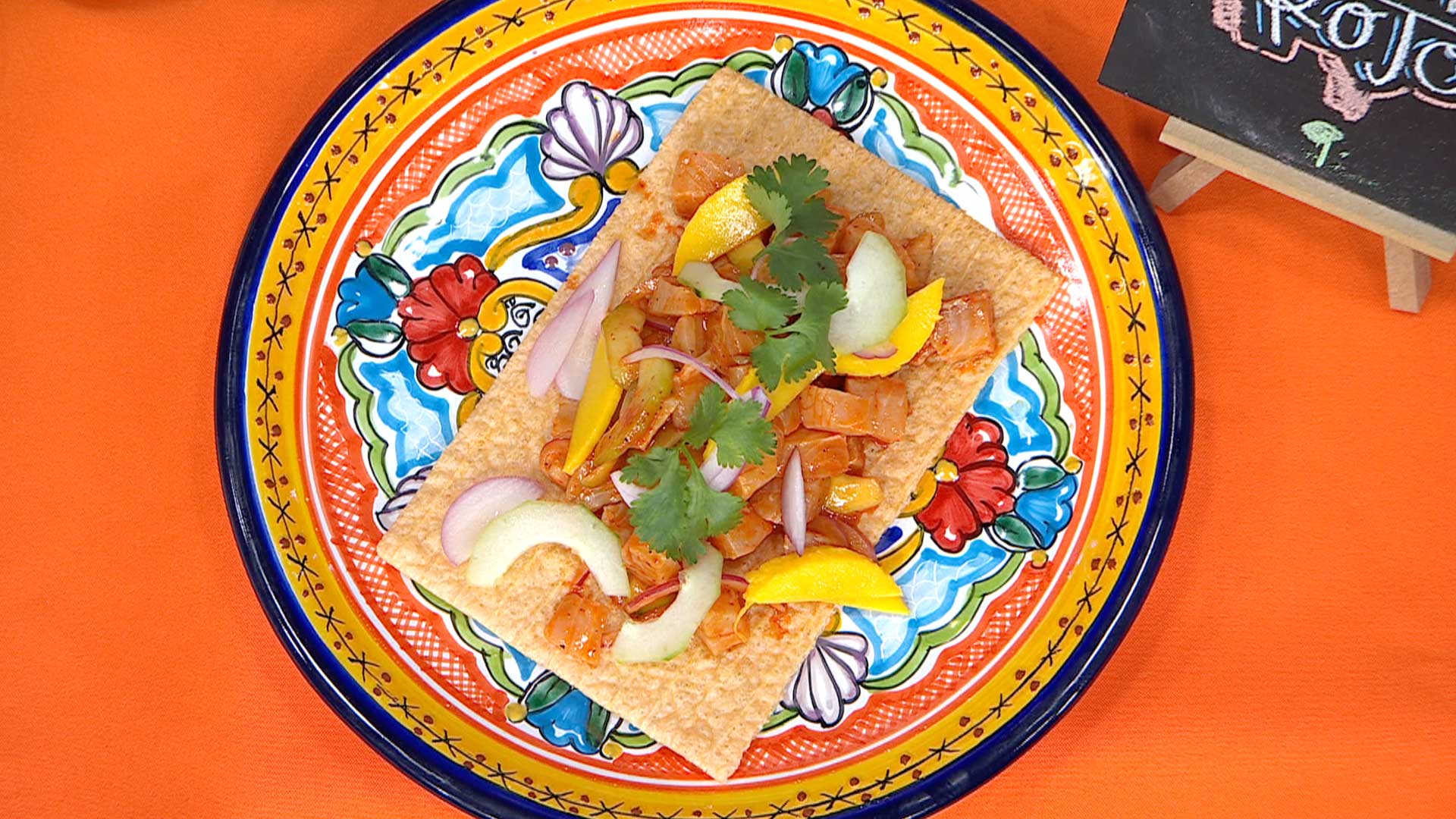 Rahmar enseña a preparar un rico chicharrón con aguachile