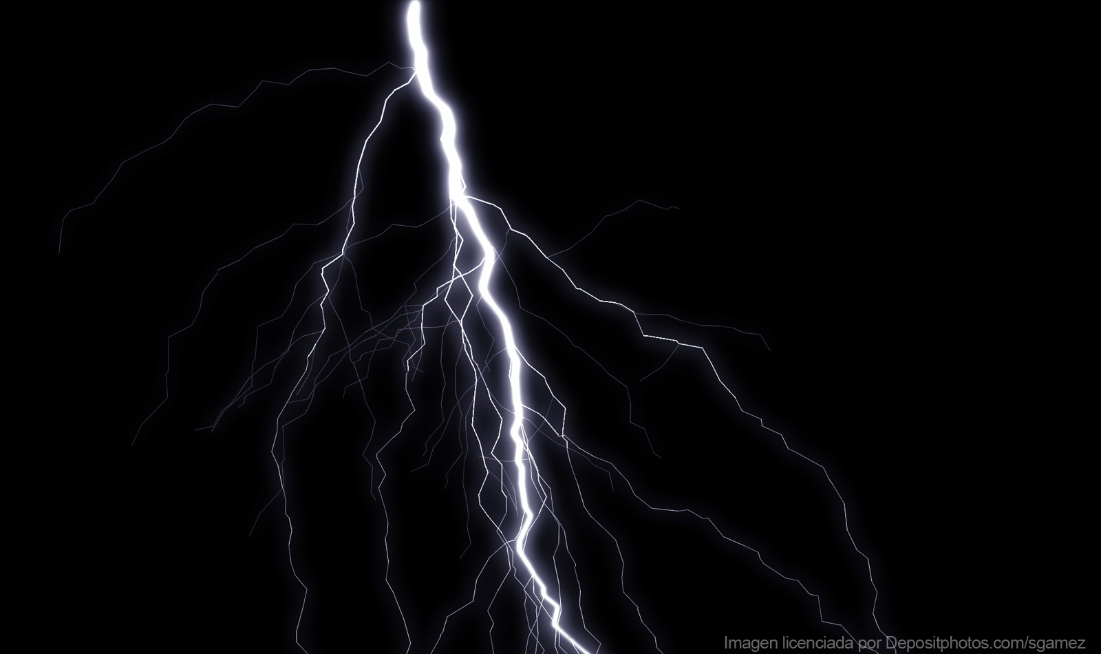 VIDEO: Un rayo cae sobre un joven en tormenta eléctrica