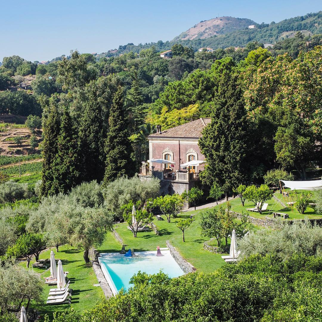 Un bello espacio para el descanso, a los pies del monte Etna