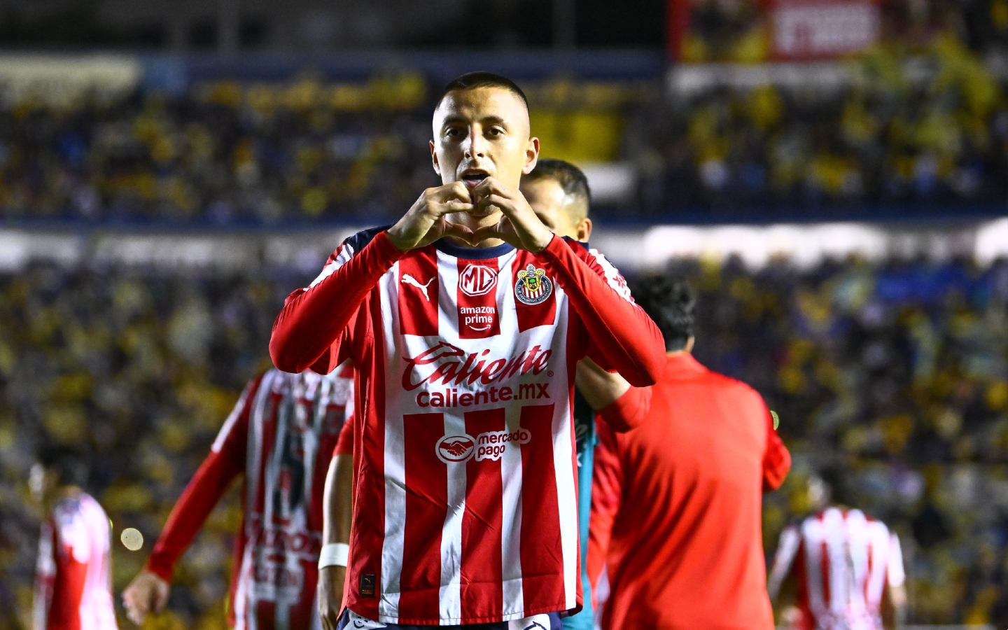 Chivas vence al América en el Clásico Nacional del Apertura 2025