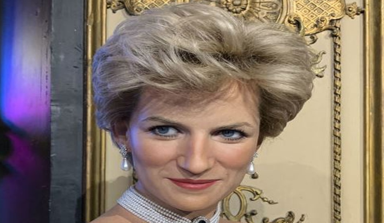 Lady Di llega con su "vestido de la venganza" a museo