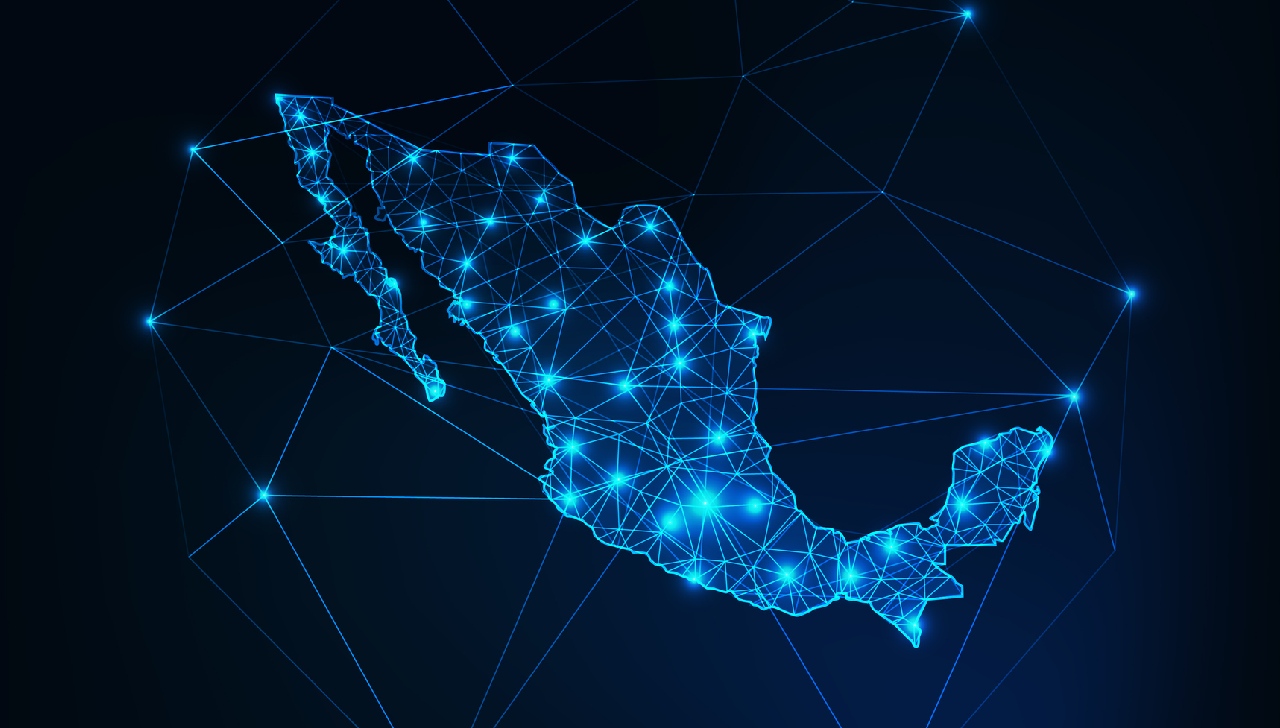 Aumenta número de personas con internet y celular en México