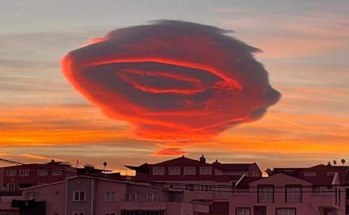 Aparece Extraña Figura En El Cielo De Turquía ¿qué Es