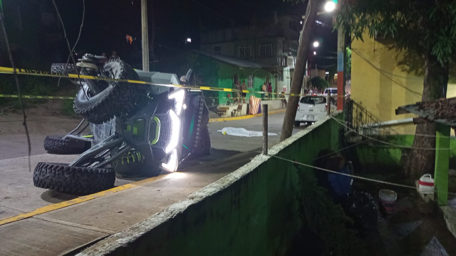 VIDEO: Una adolescente muere tras volcadura de su razer en Veracruz