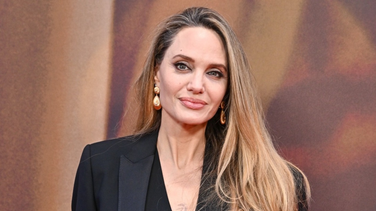 Angelina Jolie se siente sola por su compromiso con el trabajo