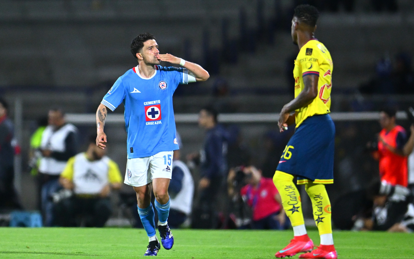 Cruz Azul vence al América en la semifinal de ida del Clausura