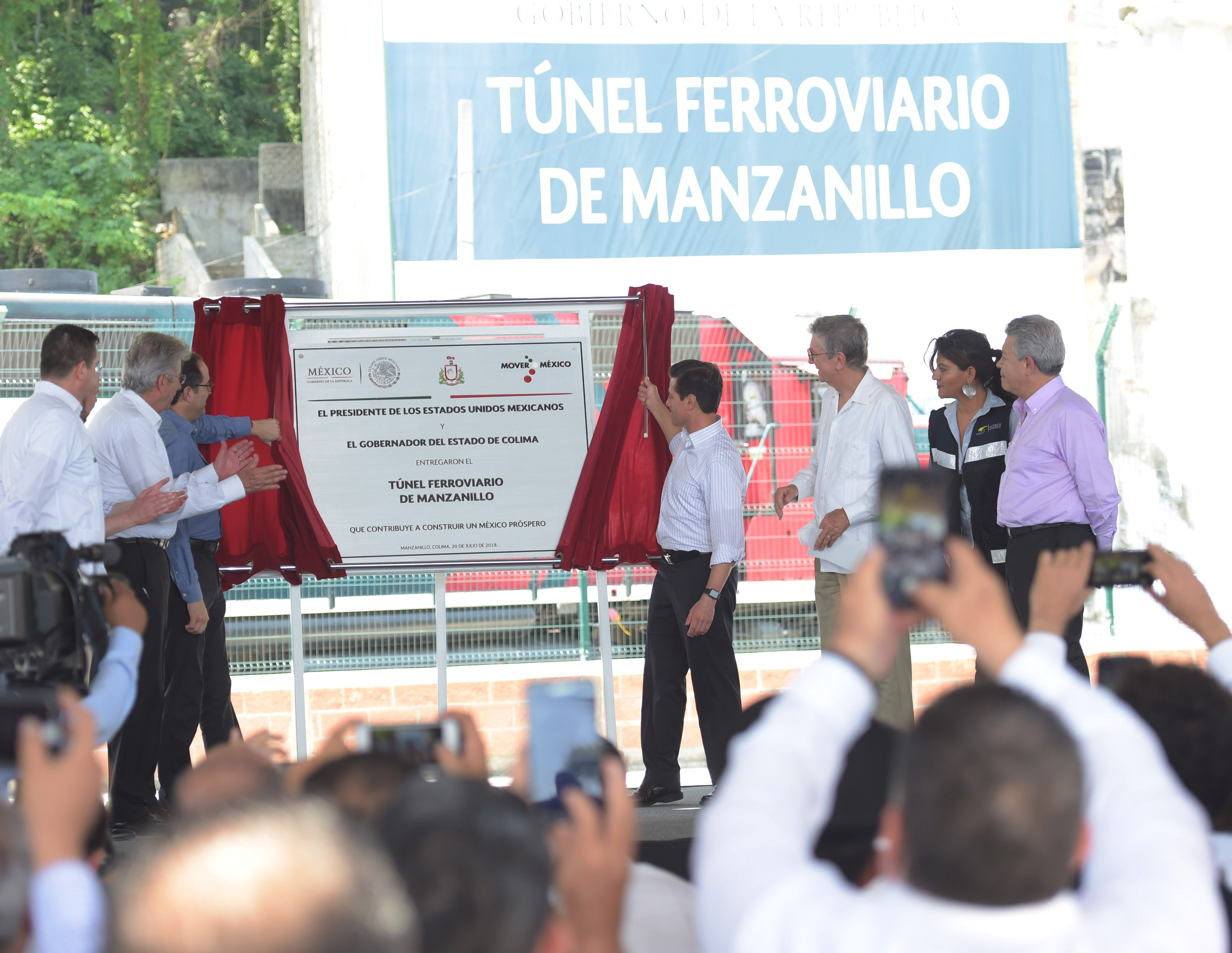Cumple EPN todos sus compromisos con Colima
