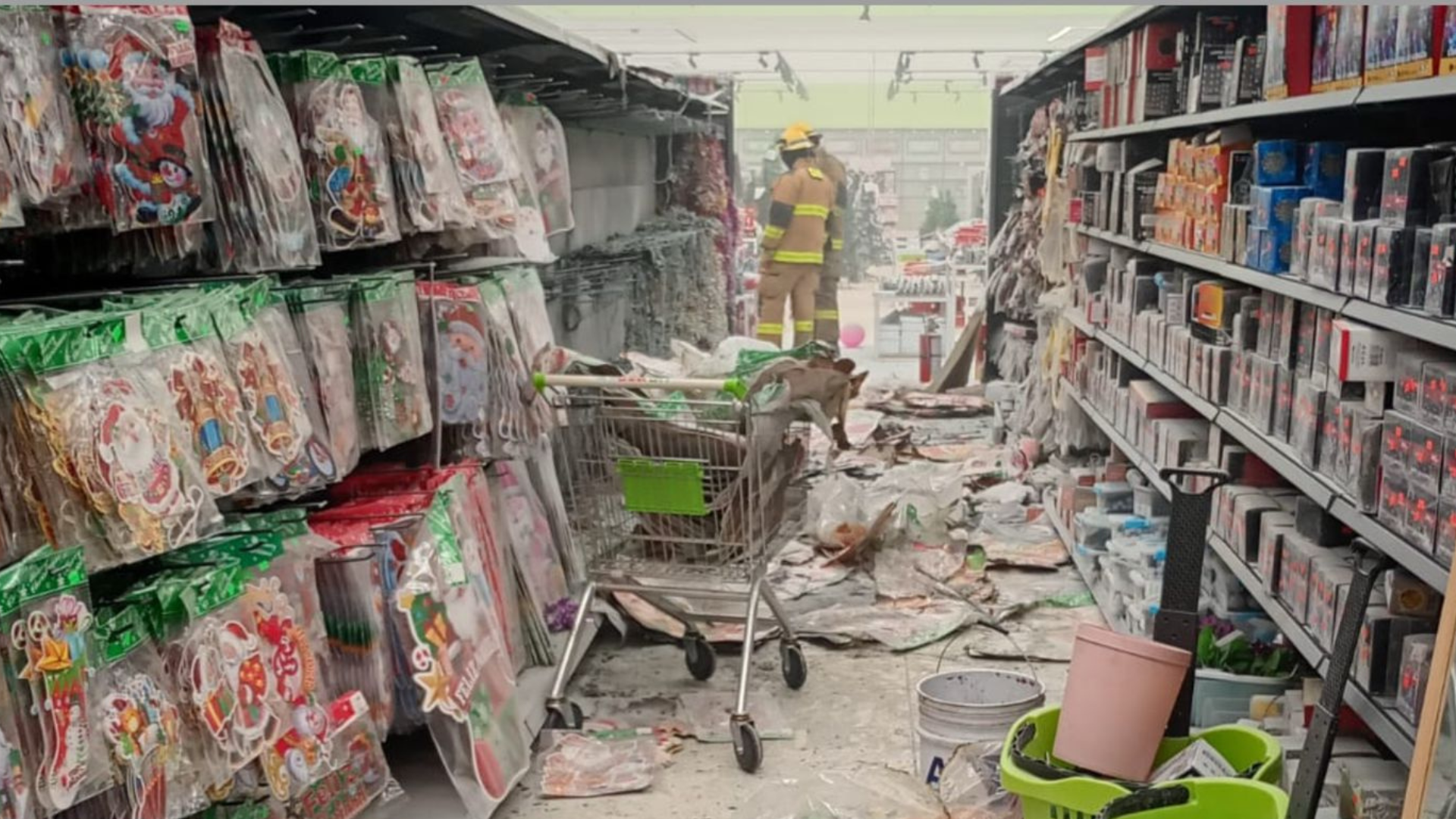 Incendio en tienda china de Léon, 7 de abril 2025