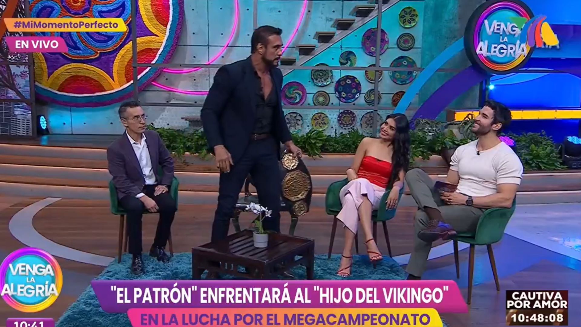 VIDEO | Alberto del Río 'El Patrón' golpea a la producción de 'Venga La Alegría' en pleno programa