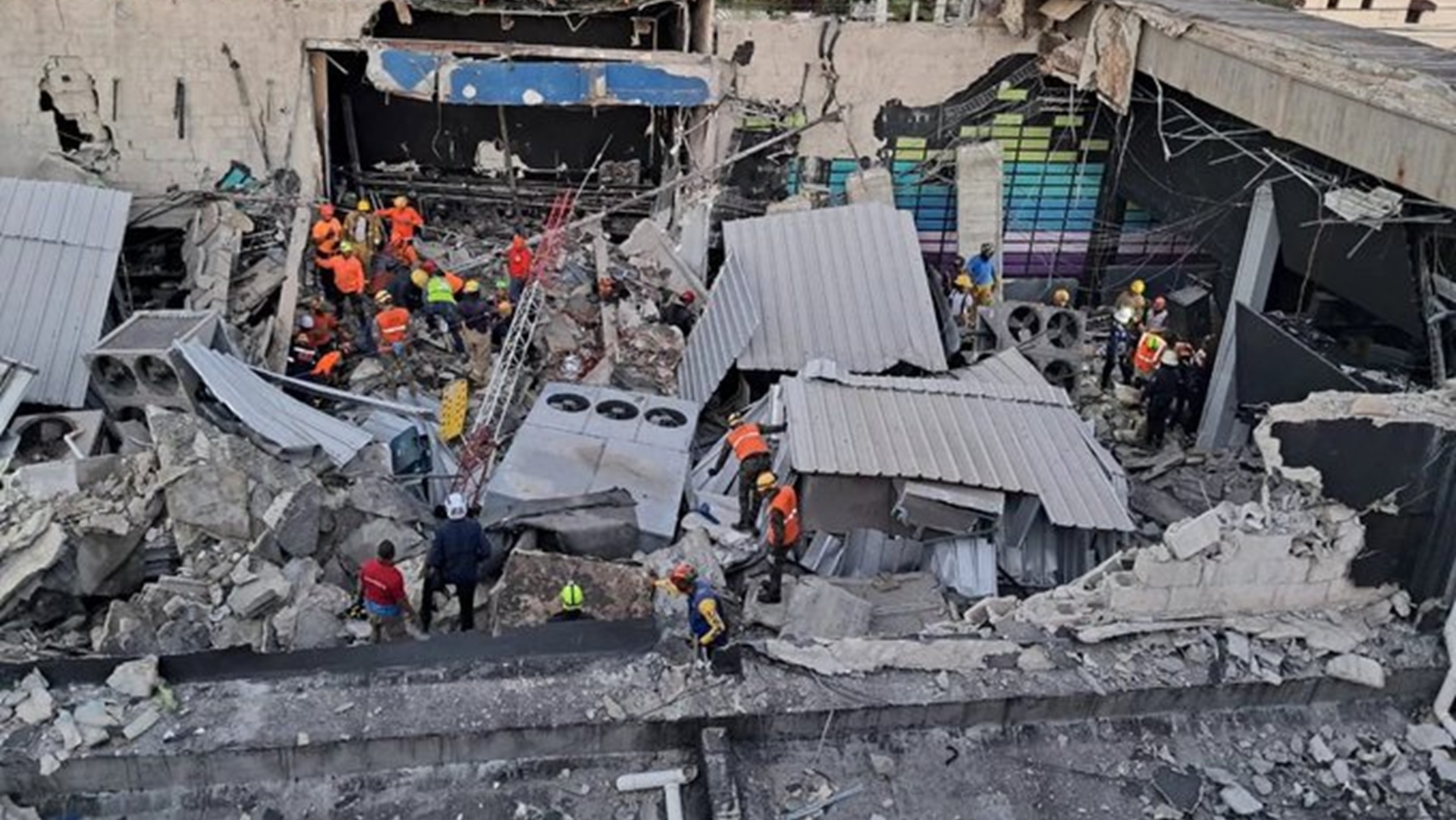Aumenta cifra de muertos por derrumbe de discoteca en República ...