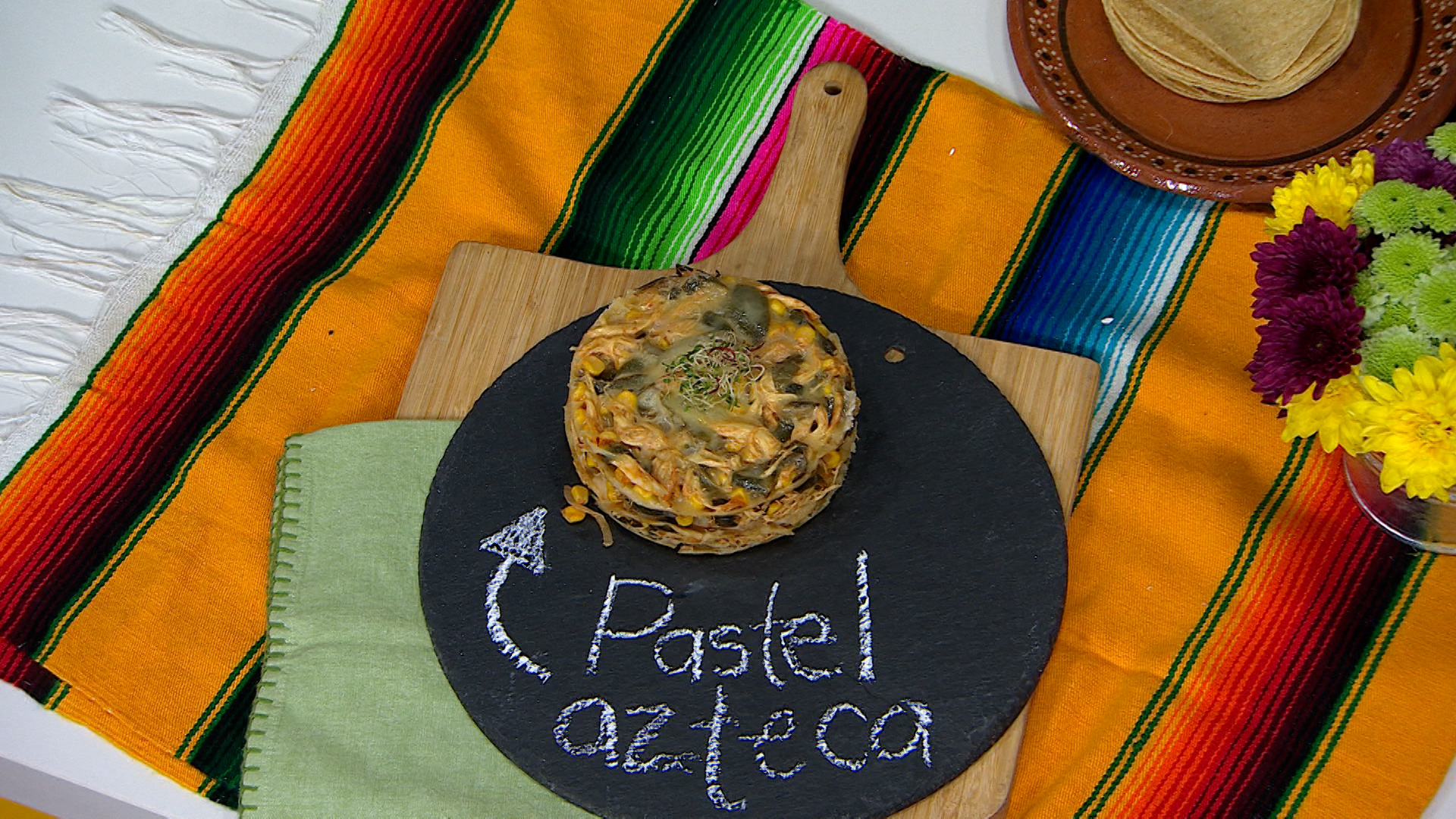 Receta de hoy 10 de abril en Venga la Alegría: Pastel azteca de pollo