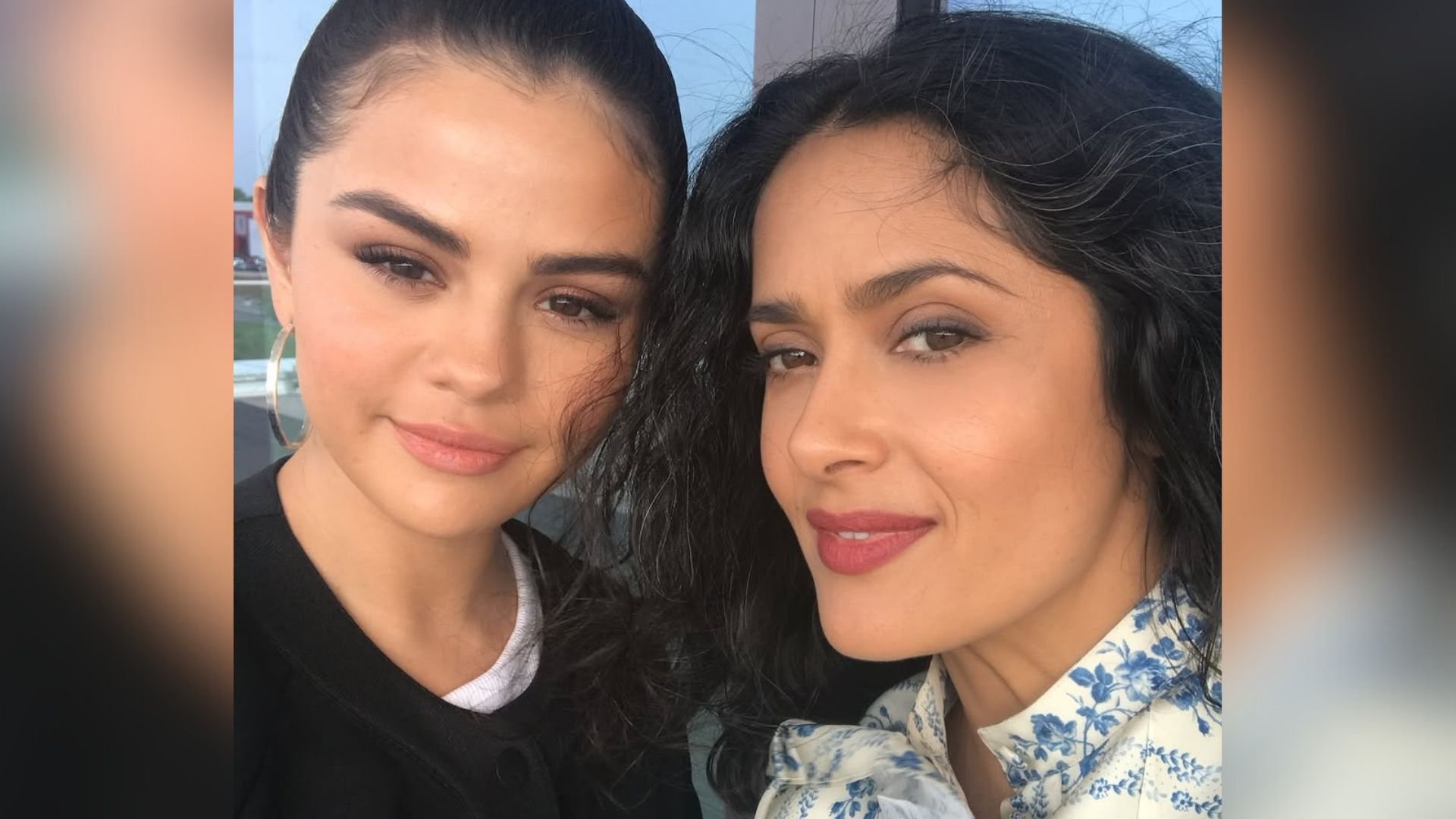 Golden Globes 2025: El momento entre Salma Hayek y Selena Gomez