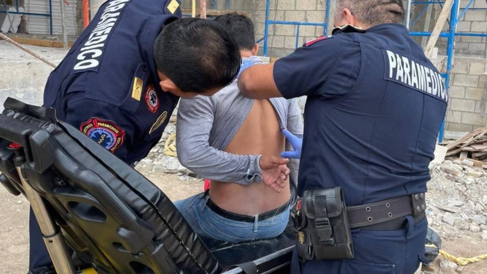 Albañil sufre aparatosa caída en Yucatán