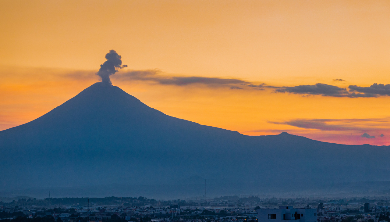Volcán Popocatépetl amanece con explosión este 17 de febrero
