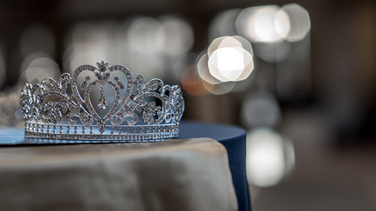 Fallece ex reina de belleza tras cirugía estética