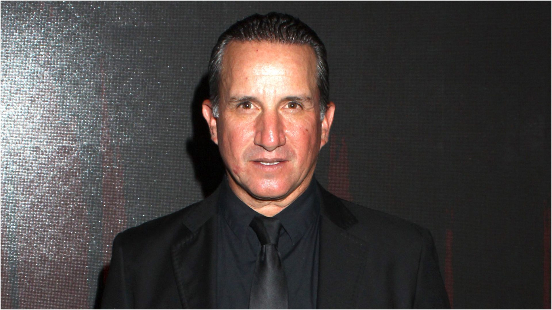 Descubre la destacada trayectoria artística de Plutarco Haza