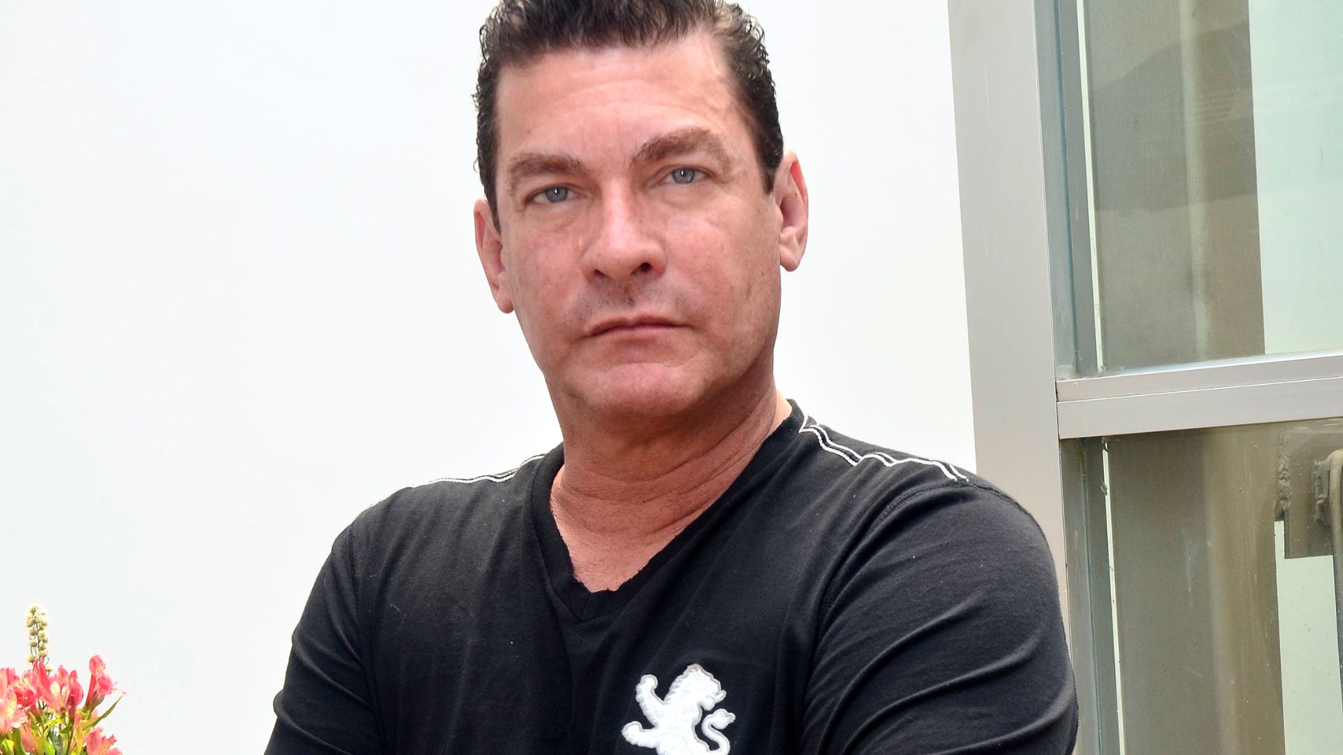 Sebastián Ligarde se encontró con ovni afuera de su casa. Esta es su ...