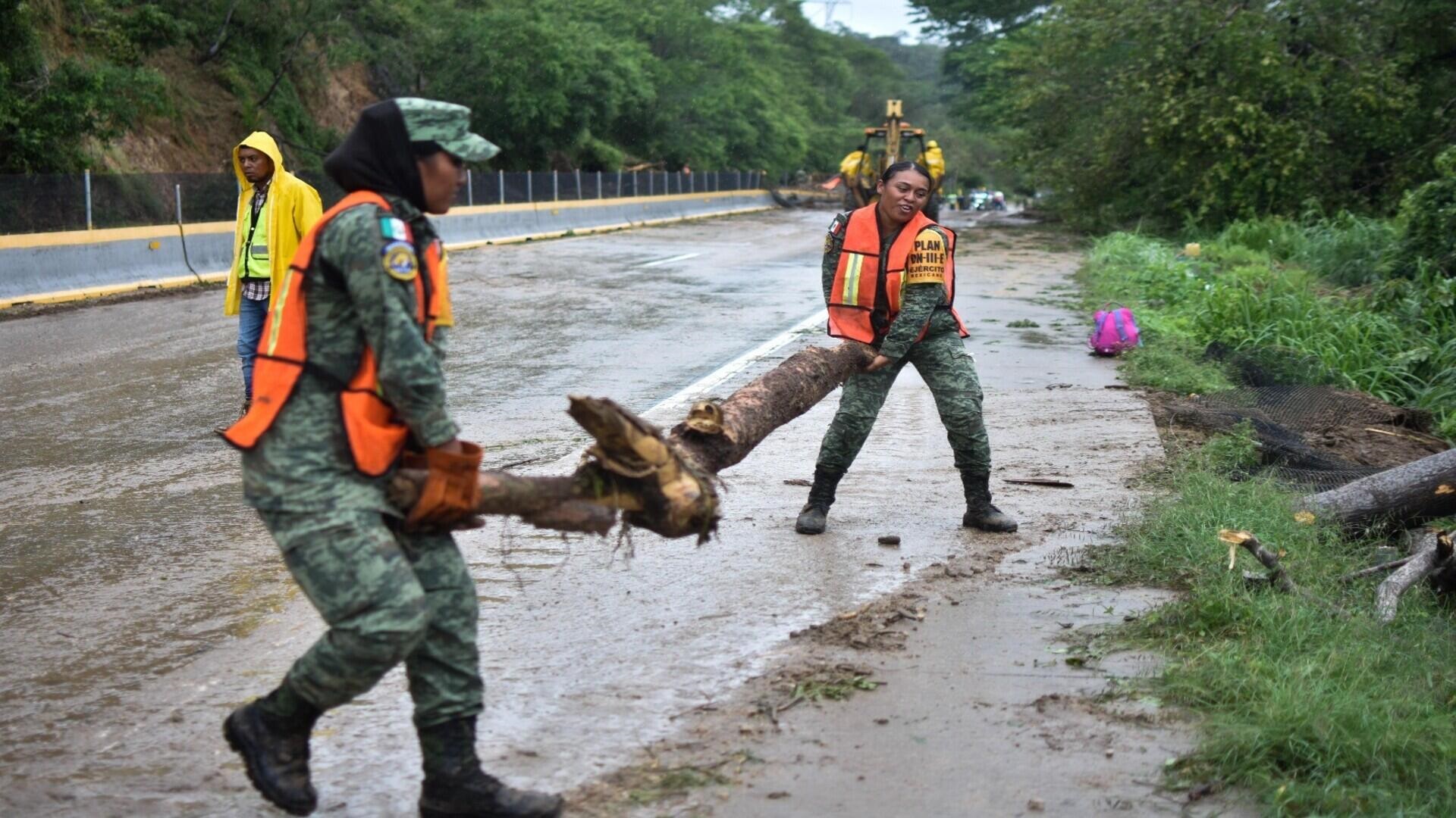 Extremar precauciones ante tormenta tropical John y potencial ciclón ...