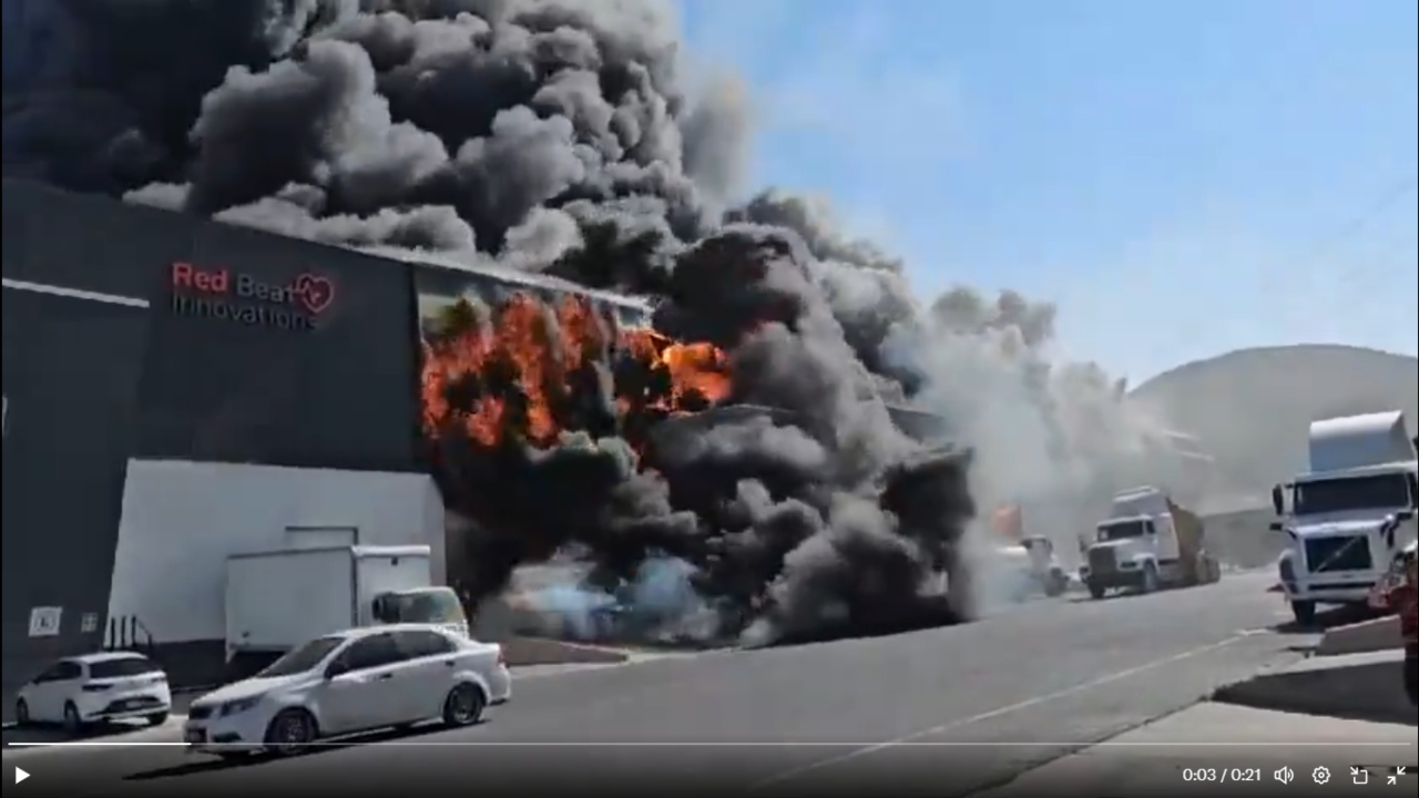 Fuerte incendio en Querétaro genera una explosión en bodegas de parque ...